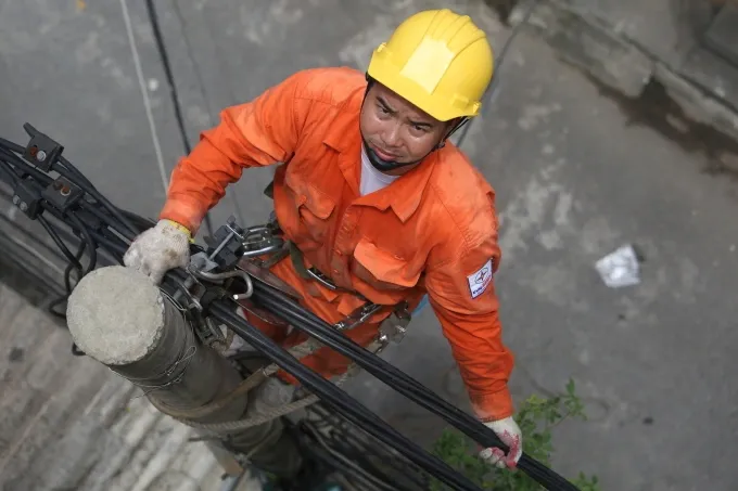 Ministry proposes gradual allocation of nearly 45 trillion dong in EVN ...